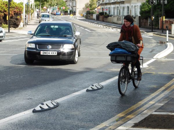 Sichere Radwege / Protected Bike Lanes – Schütz Baustoff